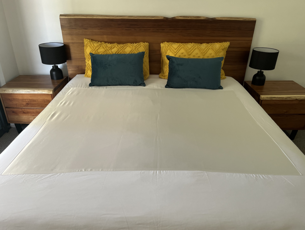 Satin Center Panel Fitted Sheets | Easywear Linen Australia